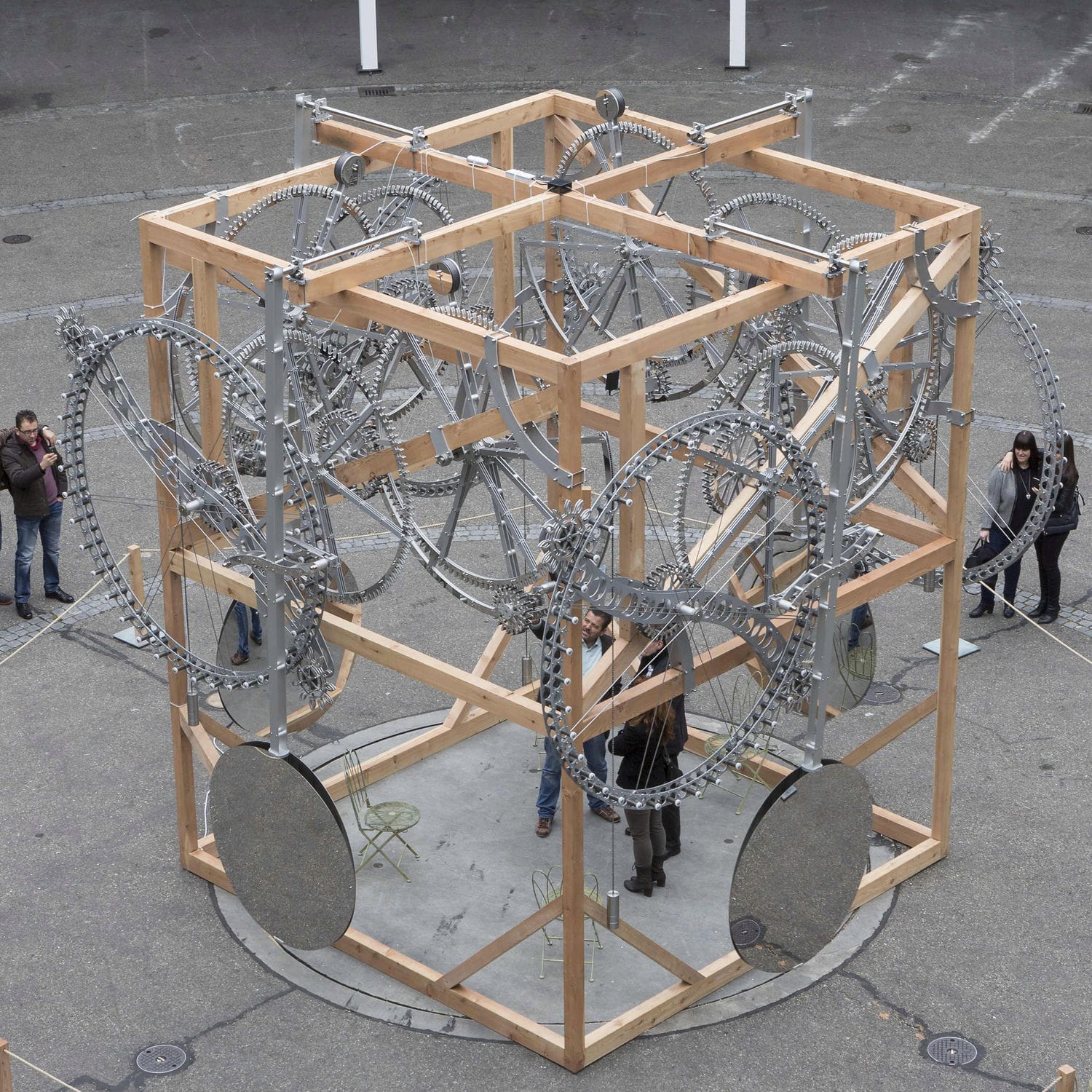 Traditional clock - FOUR QUADRANT TIME MACHINE - The Moving Mechanics ...