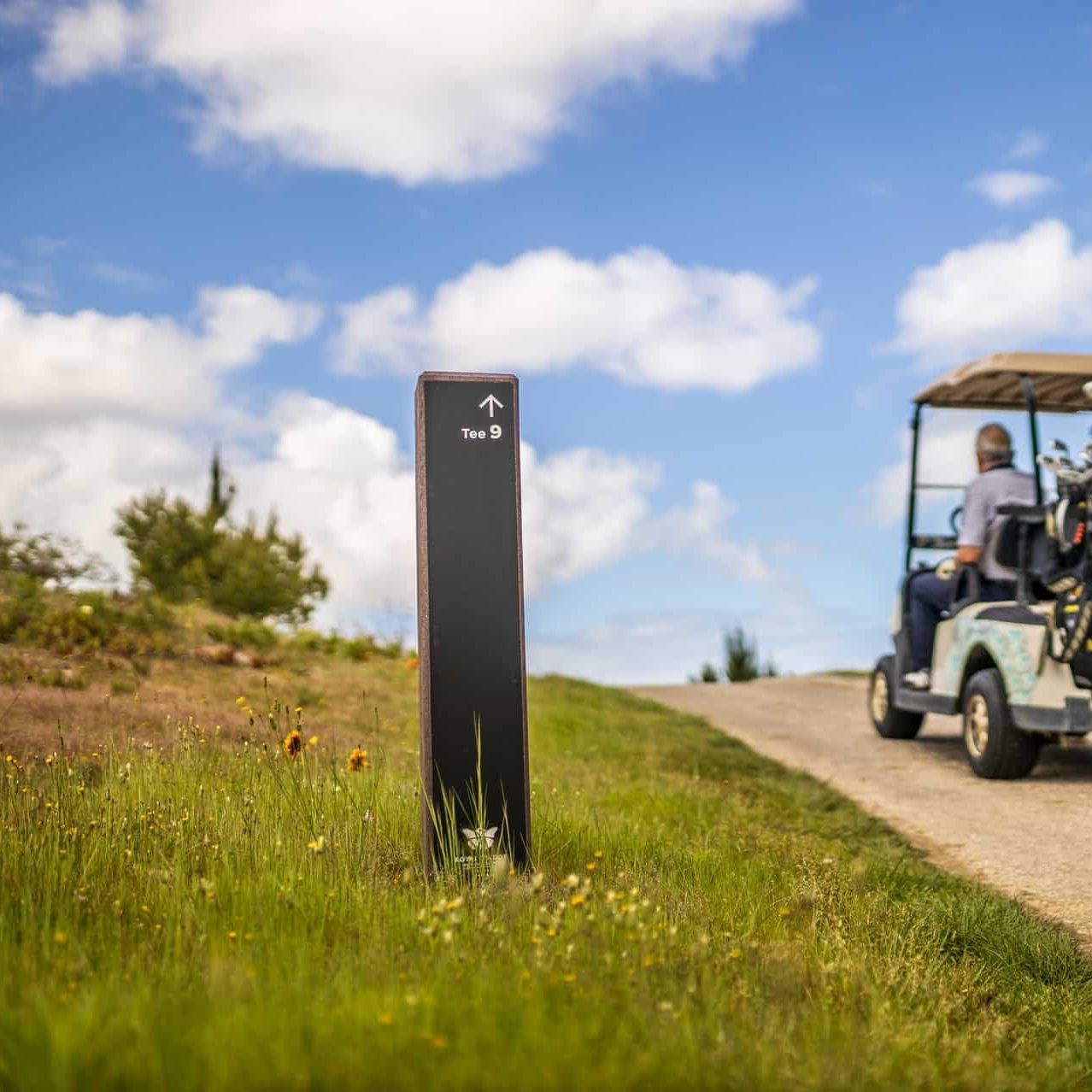 Road sign pole - ROYAL DIRECTIONAL BEACON - Floema - recycled plastic ...