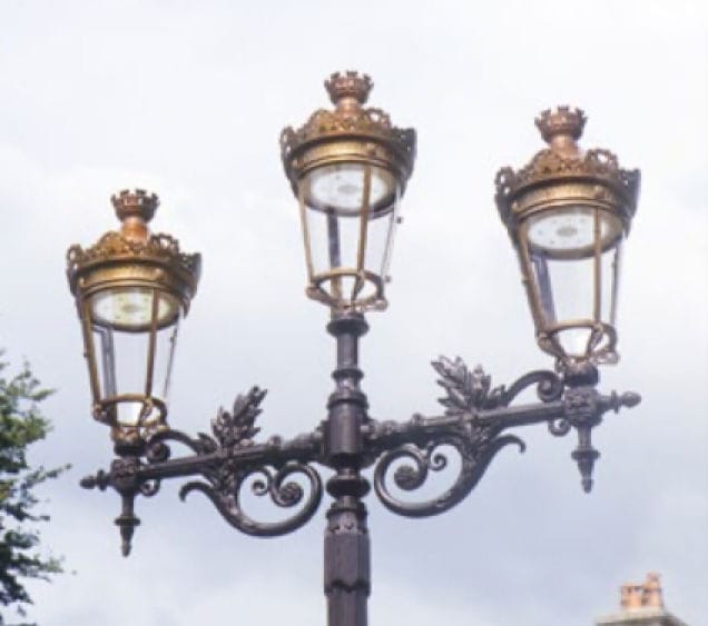 Cast iron lamp post arm - MANOIR - ECLATEC International