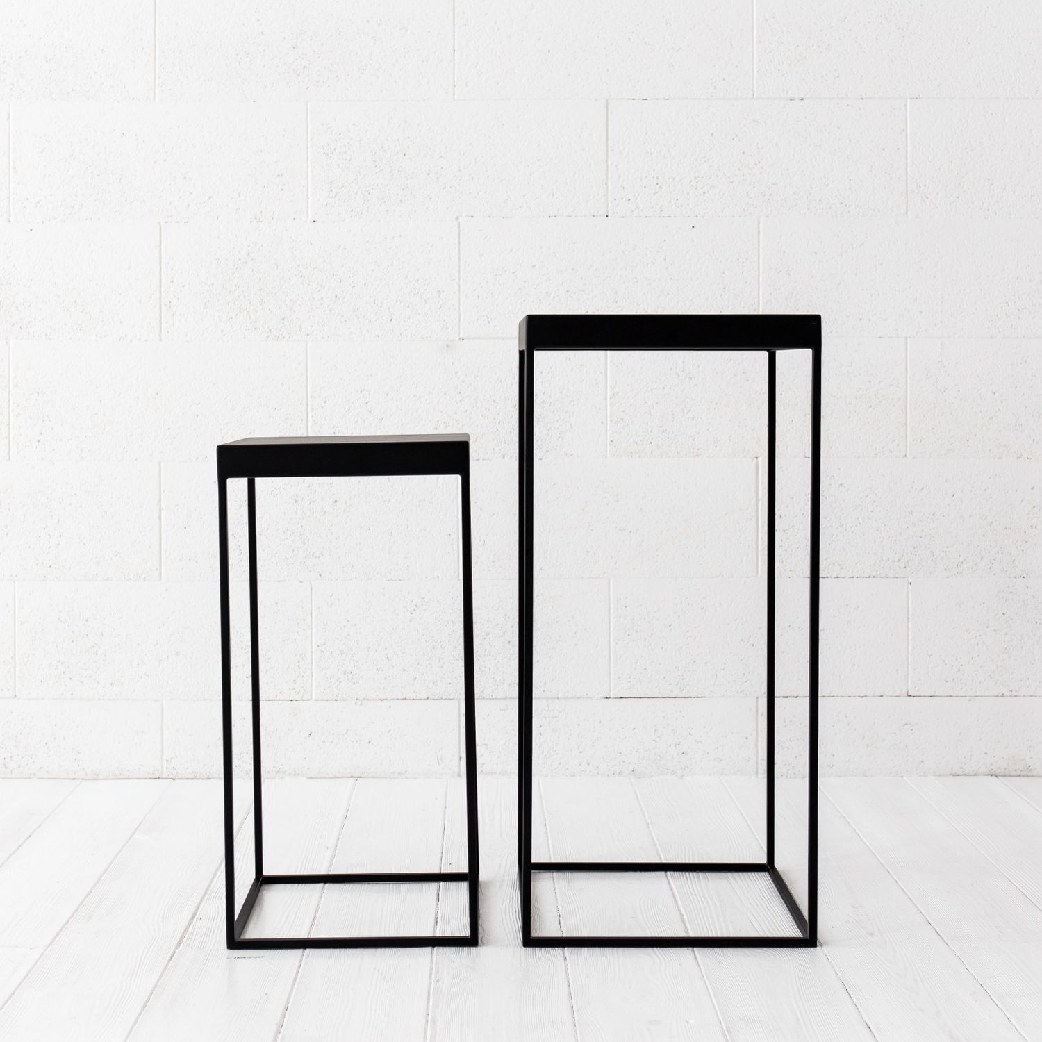 Contemporary side table - TODAY - IDDO - steel / steel base / square
