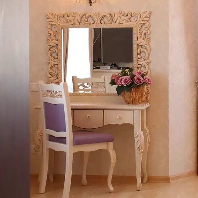 Traditional dressing table - IN WOOD LLC - wooden / with long legs / 1-seat