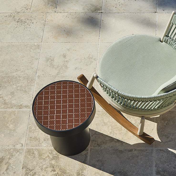 Contemporary side table - Hiss - Yaaz - porcelain / painted aluminum ...