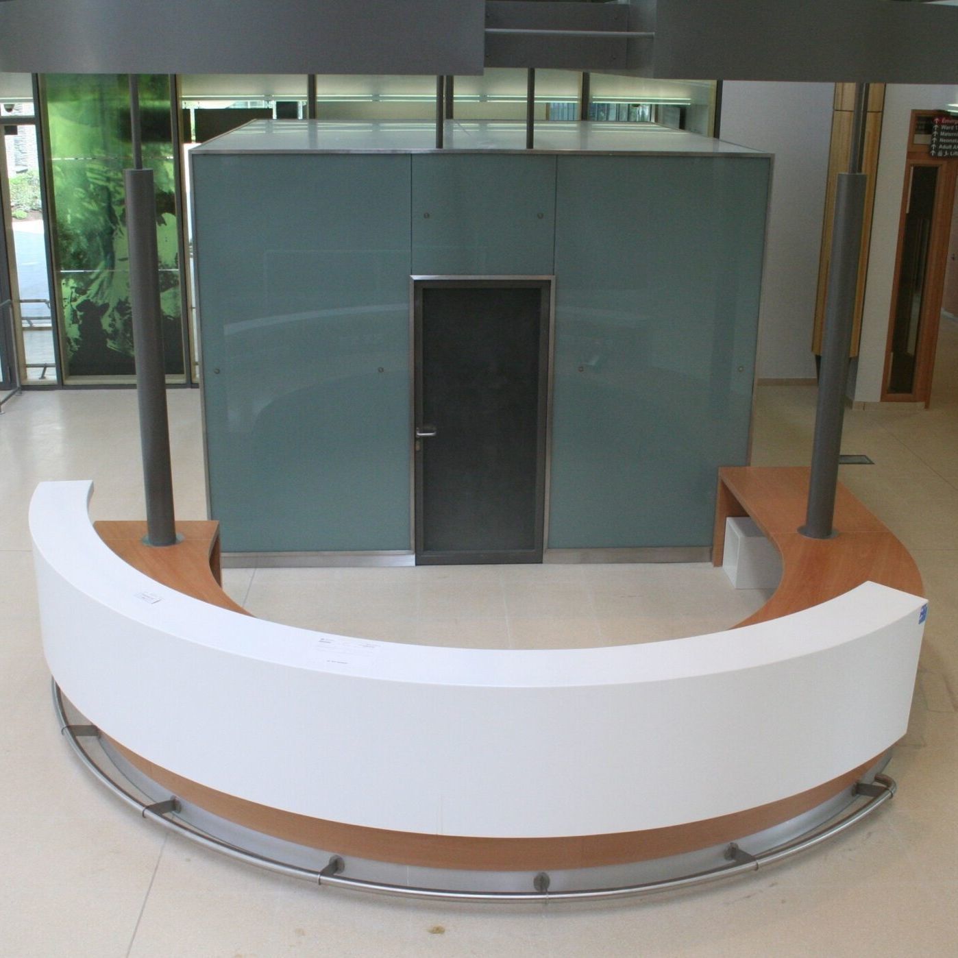 Corner reception desk - Specialist Joinery Group - semicircular / L ...