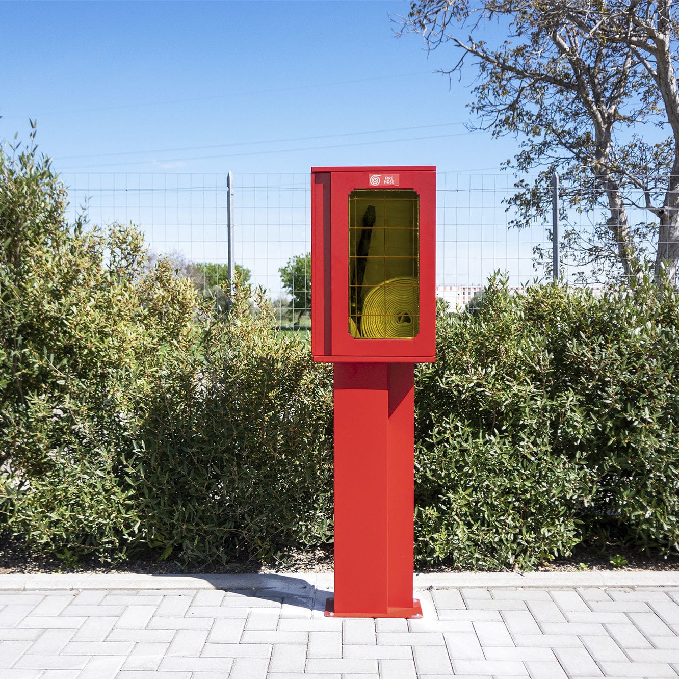 Galvanised steel fire hose cabinet - Pilar - DAKEN SPA - free-standing ...