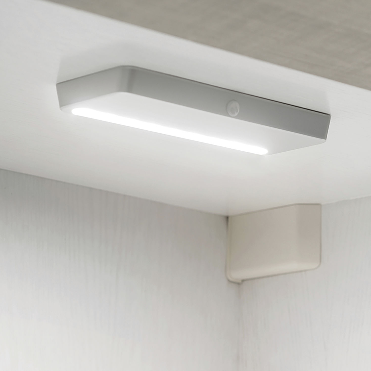 Surface-mounted light fixture - 5028625 - Emuca SA - LED / linear / IP20