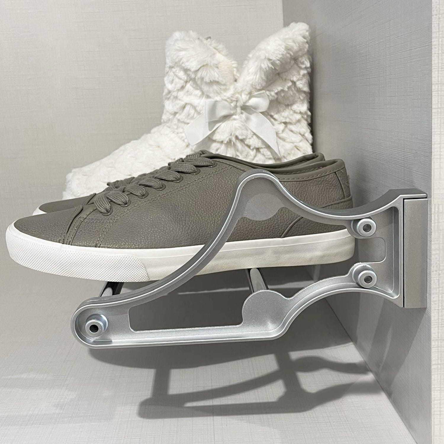 Contemporary shoe rack - 6211225 - Emuca SA - plastic / steel