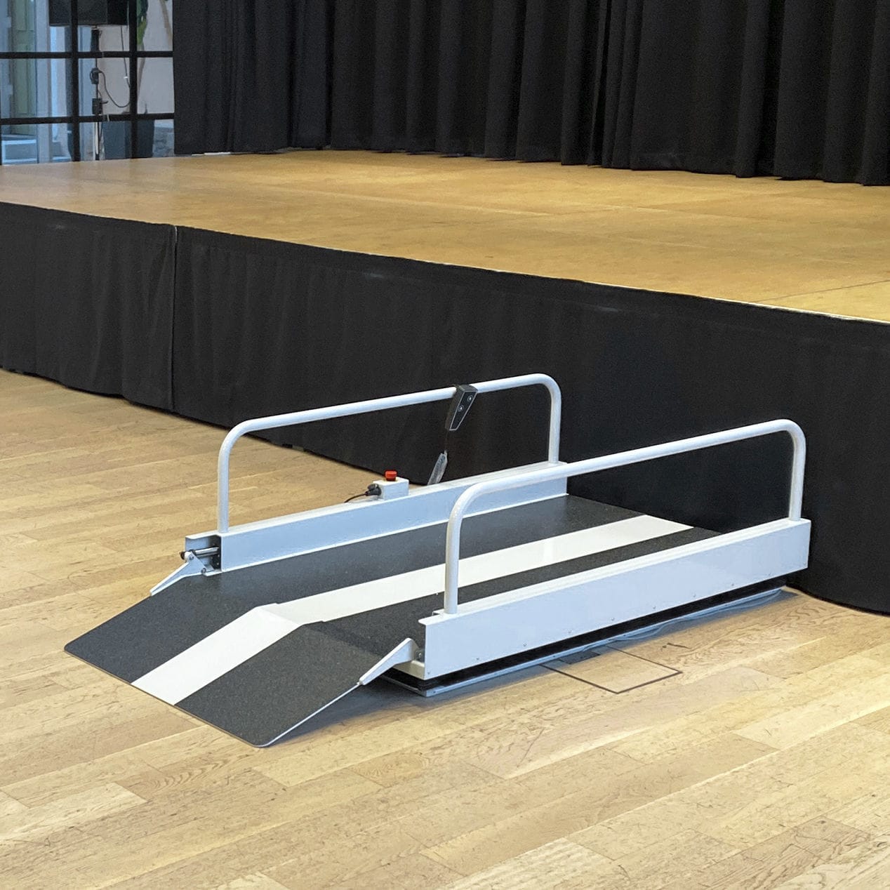 Disabled lifting platform - Liftboy 1 / 2 / 3 - Lehner Lifttechnik ...