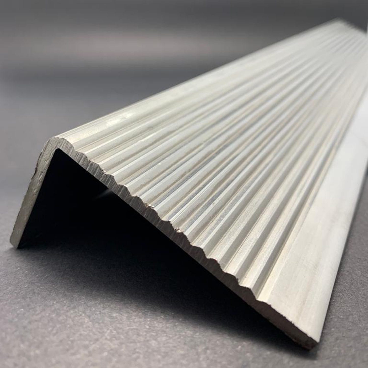 Stainless steel stair nosing - 626083 - ADESOL - non-slip