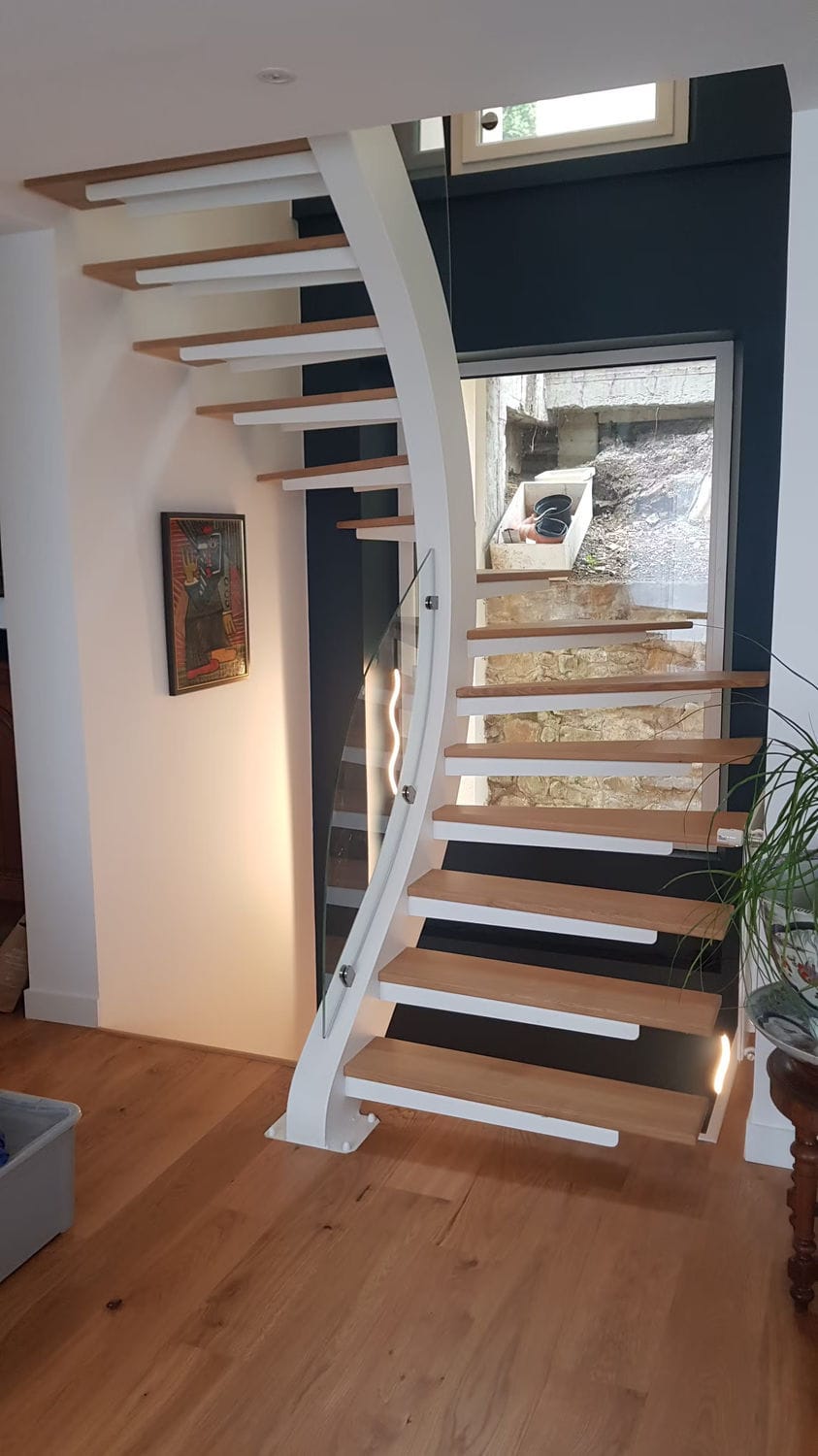 Quarter-turn staircase - ES-fixe - Manufactura - half-turn / wooden ...