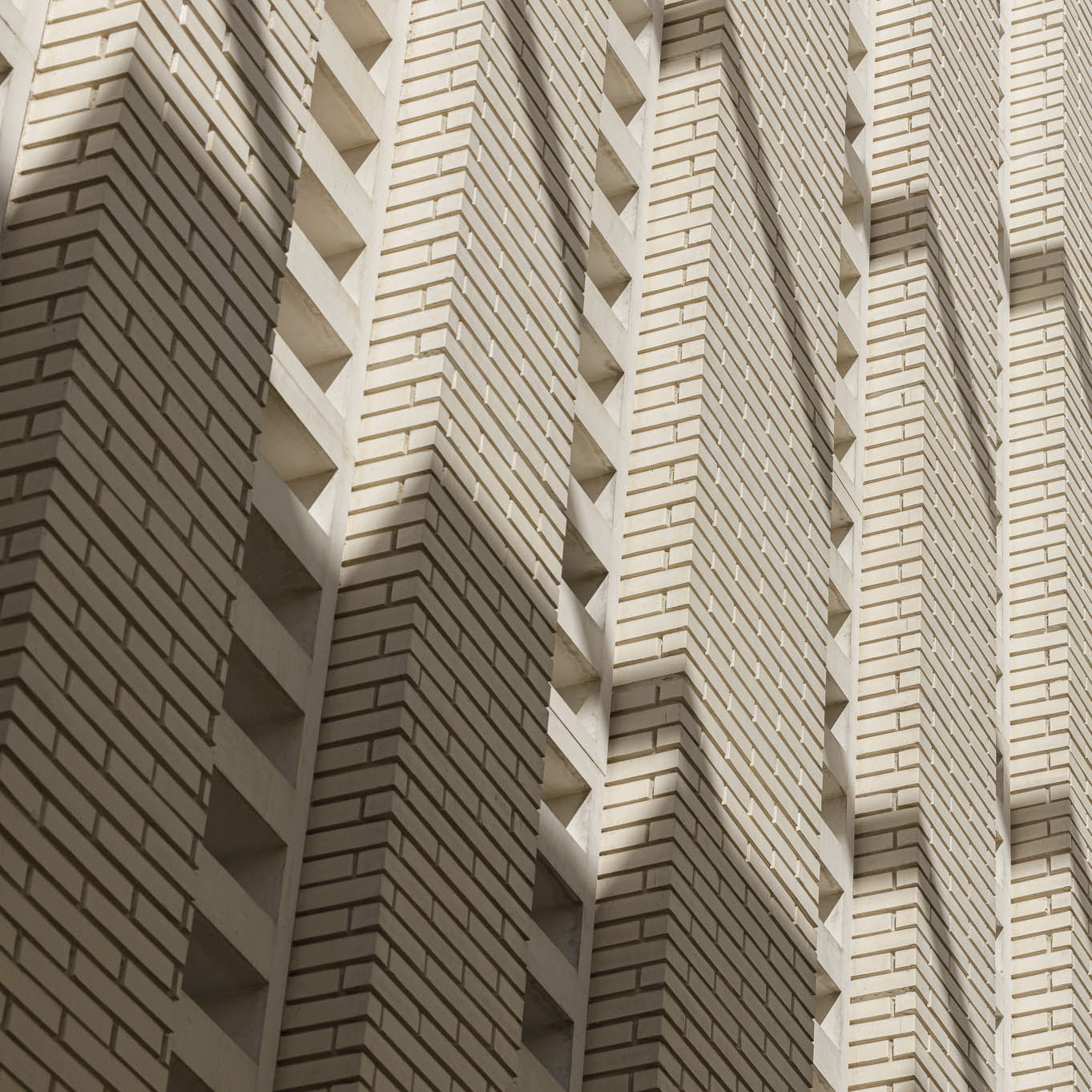 Facade brick - TFV Branco Alcácer - Vale de Gândara - perforated ...