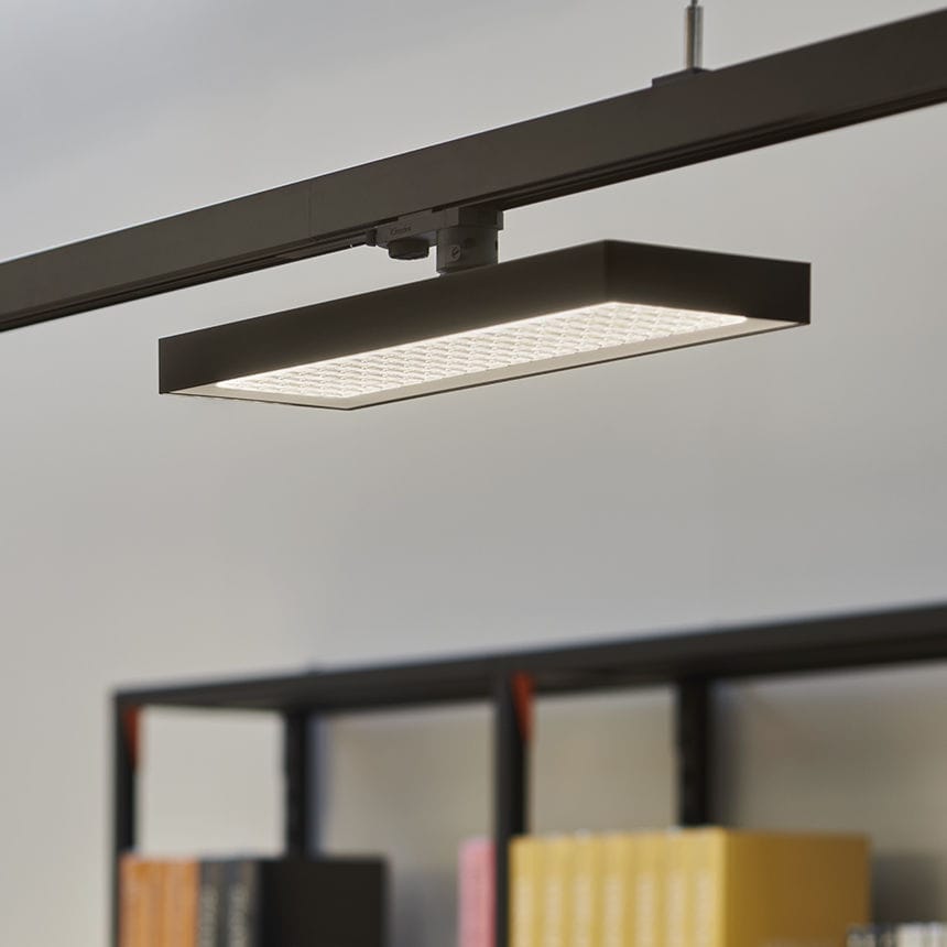 LED track light - SPACEPAD - iGuzzini - rectangular / PMMA / for office