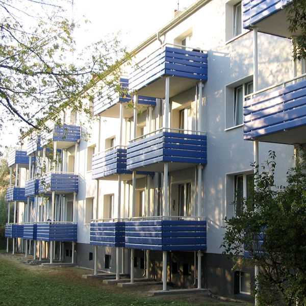 Balcony with panels - MODULA 400 - WERZALIT - with bars / metal