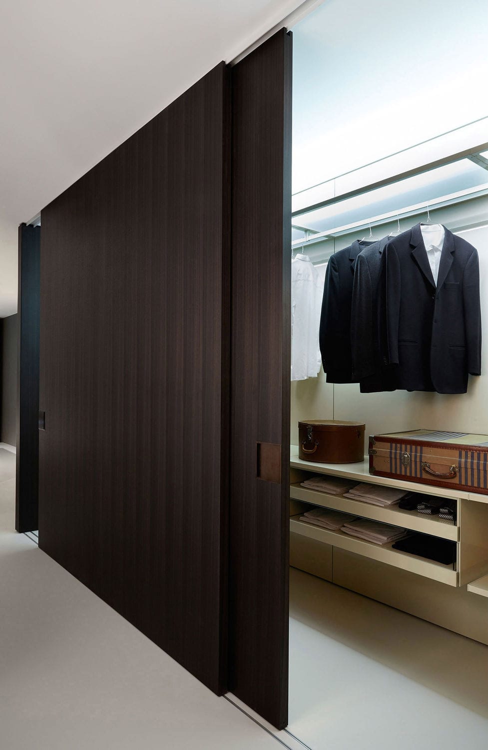 Interior closet door - SHIFT - Porro - oak / eucalyptus / sliding