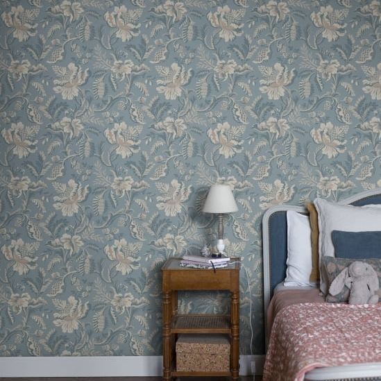 Contemporary wallpaper - Daphne - SAND BERG - floral / blue / pastel