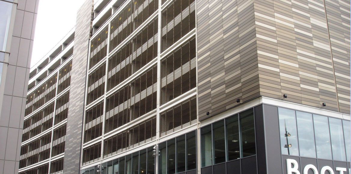 Strip cladding - MEDIA CITY - James & Taylor - aluminum / reflective