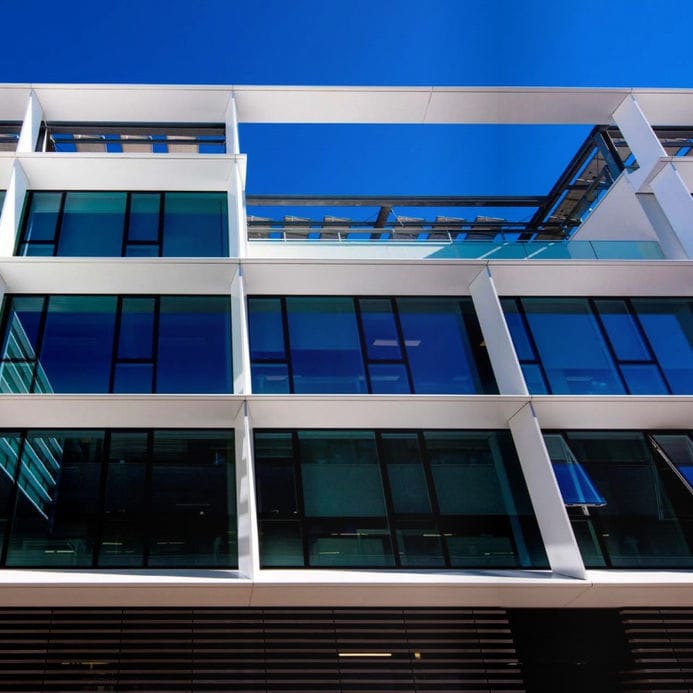 Panel curtain wall - METRA Building - glass / decorative / transparent