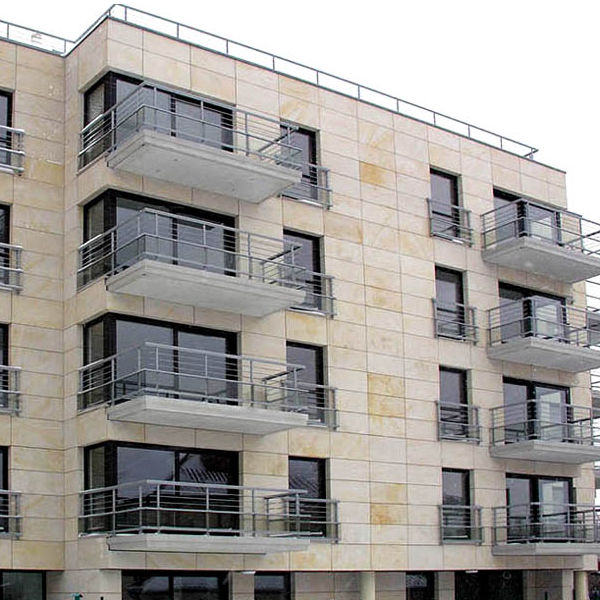 Balcony with bars - MILANO - METRA Building - glass / aluminum