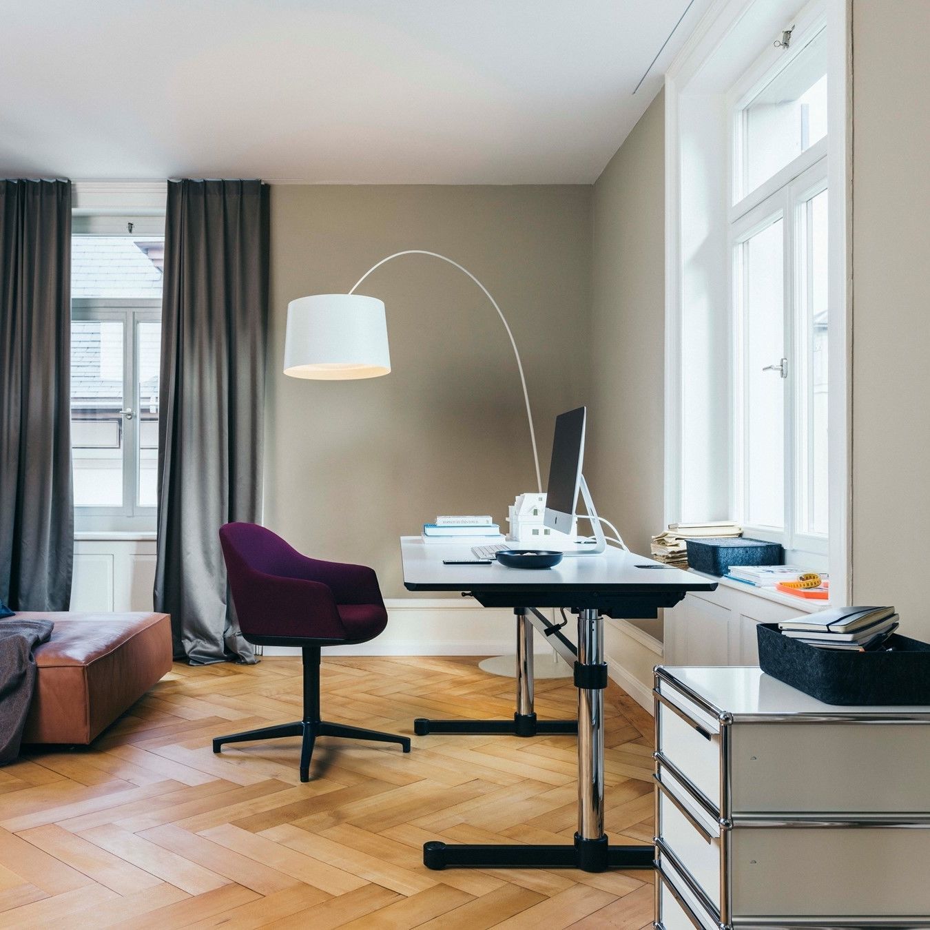 Free-standing desk - USM Kitos - USM Modular Furniture - contemporary ...