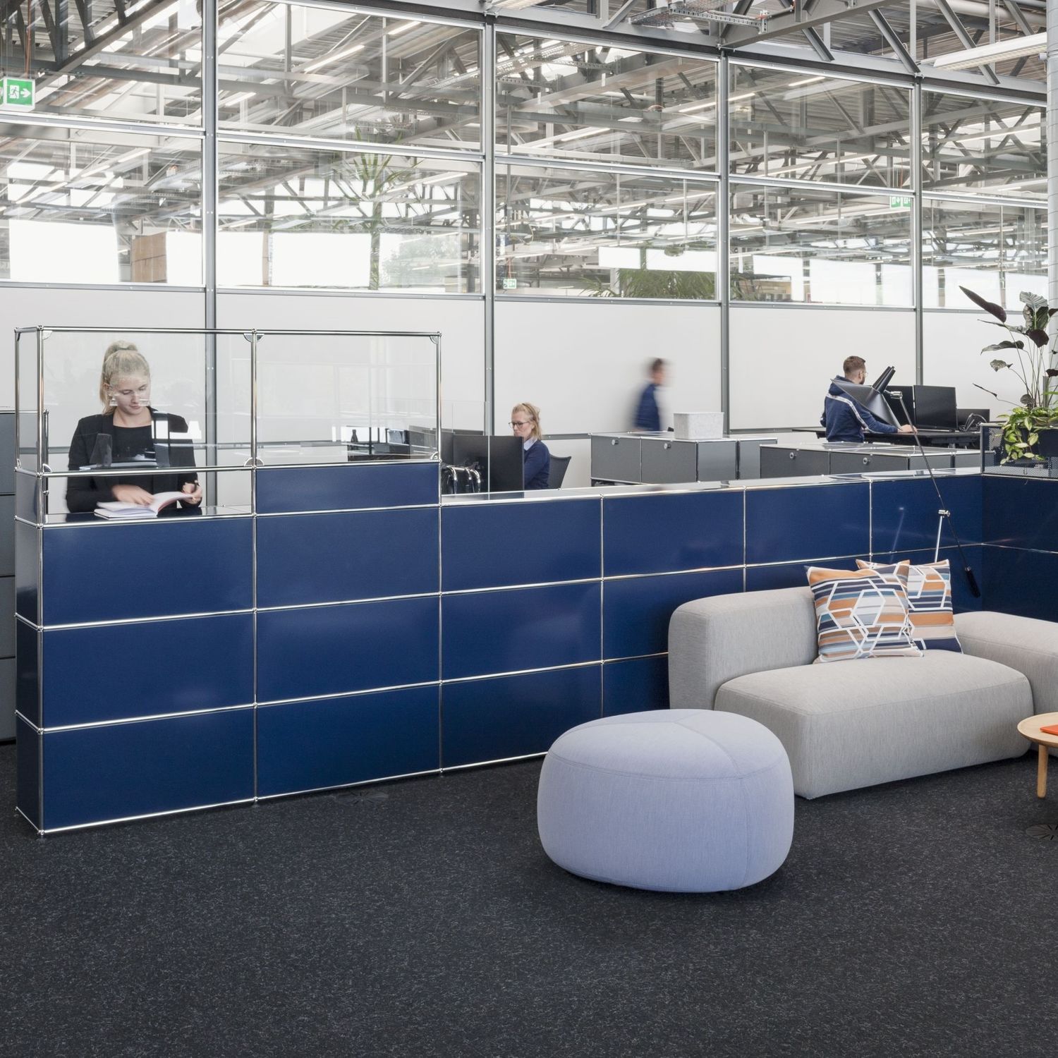 Modular reception desk - World of Plants for USM Haller - USM Modular ...