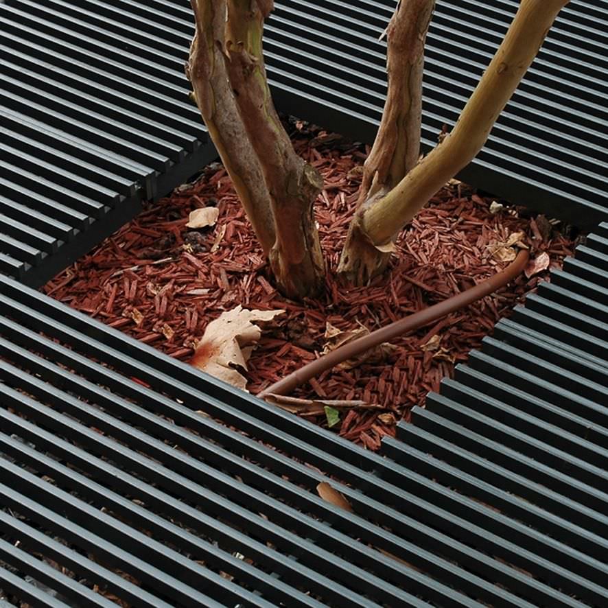 Steel tree grate / square - BALTIMORE - AREA