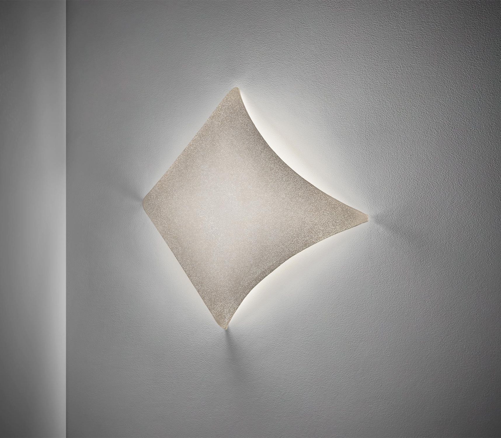 Original design wall light - Kite Medium - a emotional light - indoor ...