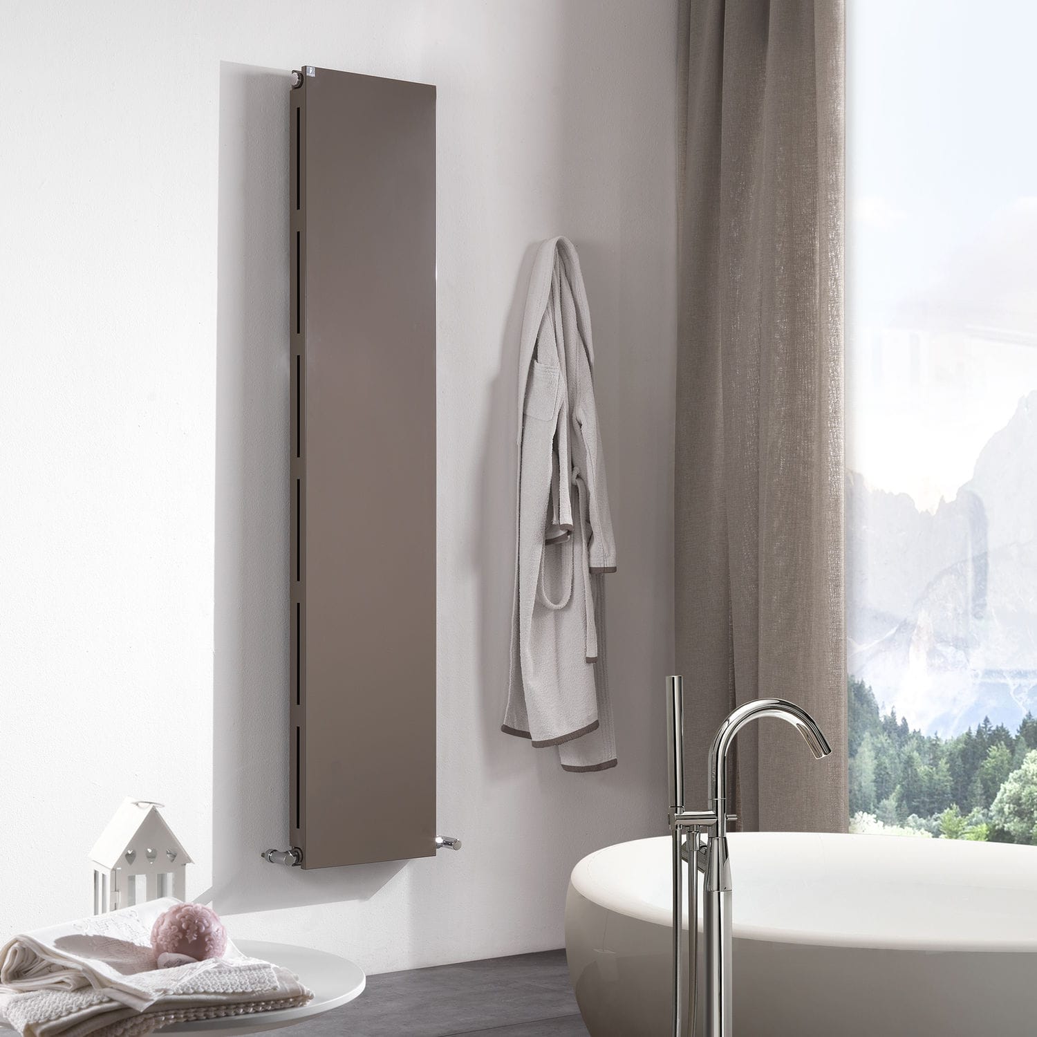 Hot water radiator - Plate - DELTACALOR - 751 w...1000 w / 1001 w ...