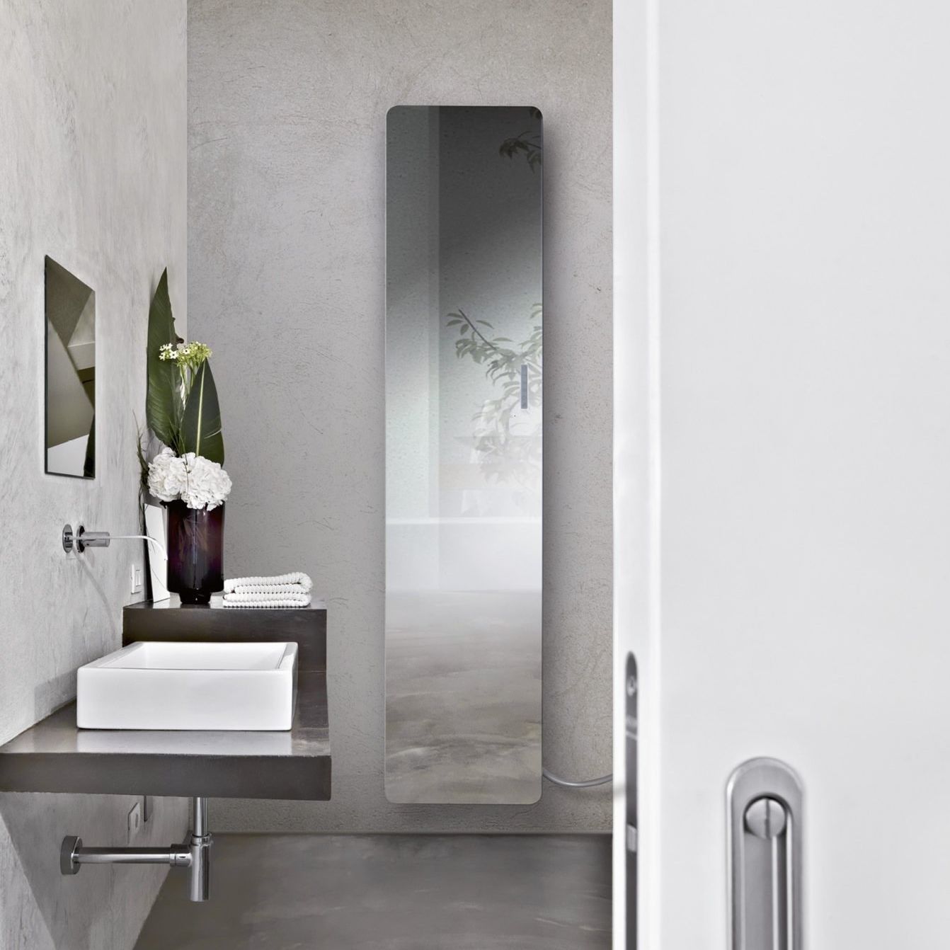 Electric radiator - NEW IMAGE - DELTACALOR - 650 w / contemporary / mirror