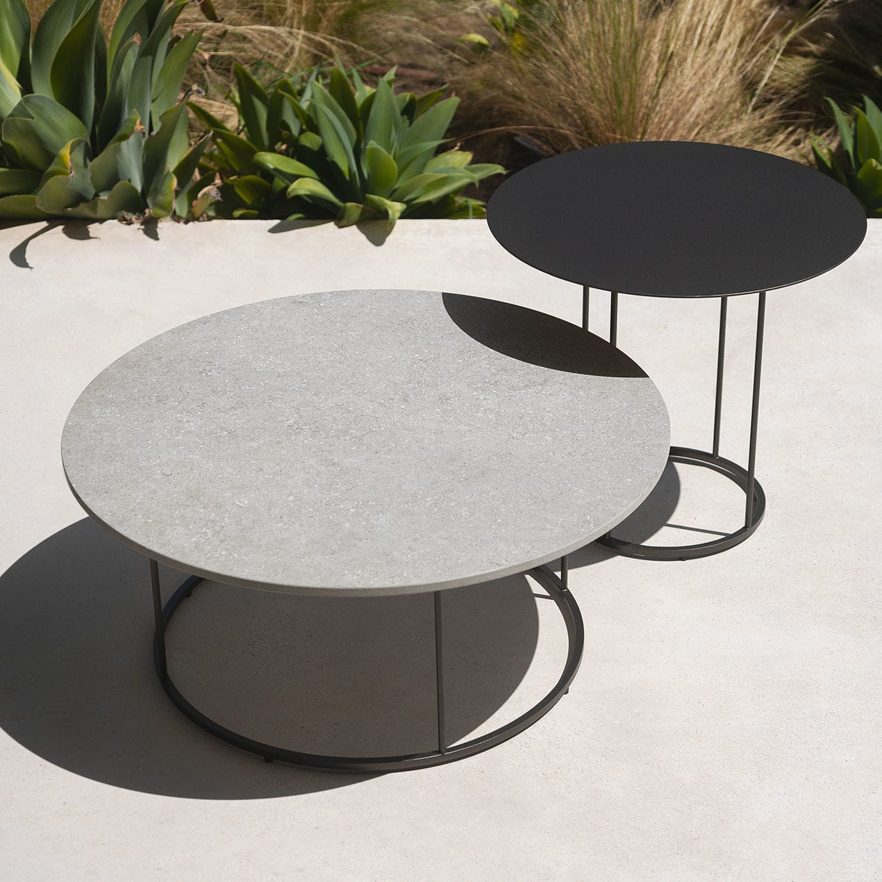 Contemporary coffee table - ZEFIRO 002 - RODA - lacquered aluminum ...