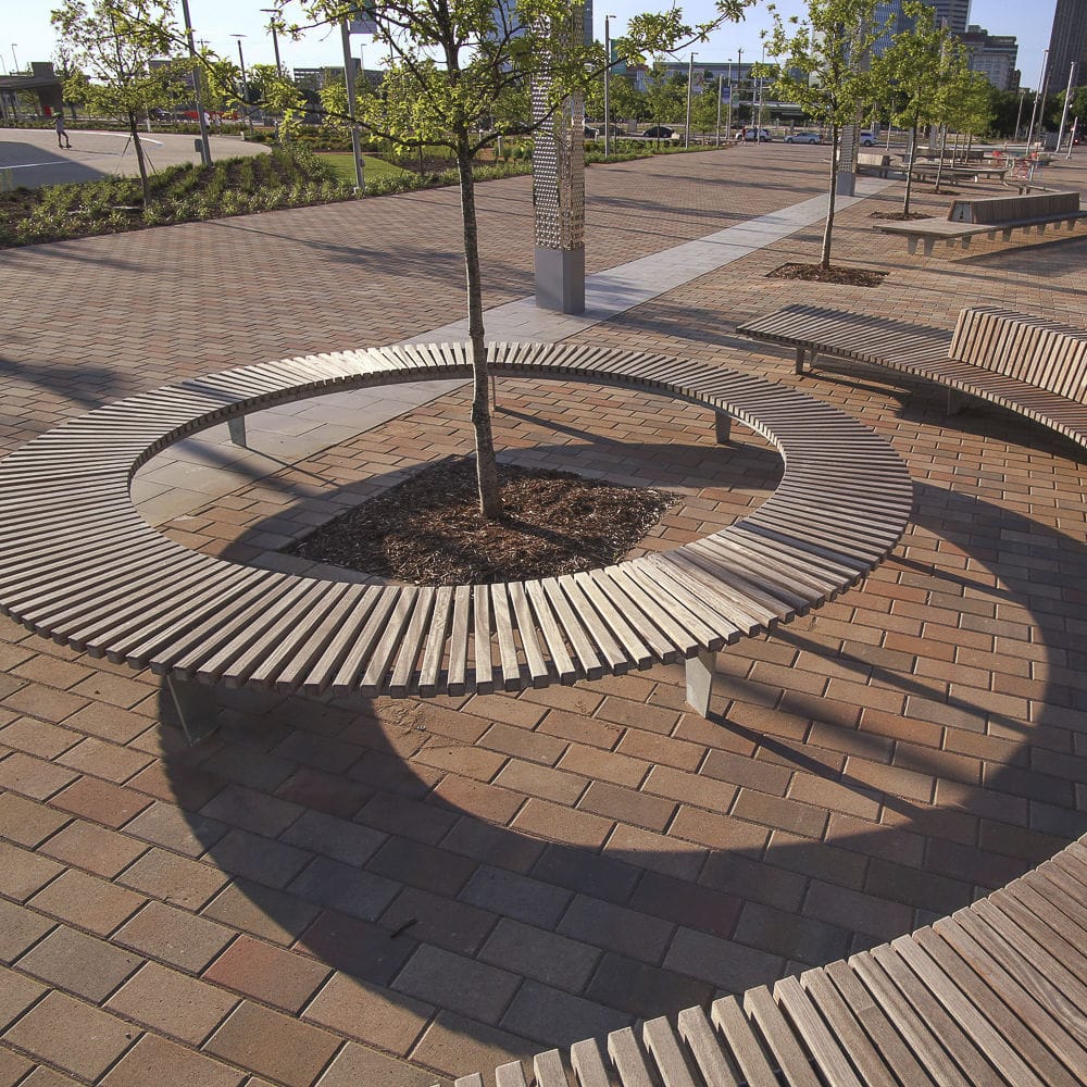 Contemporary public bench - Cliffhanger Circular - Streetlife - wooden ...