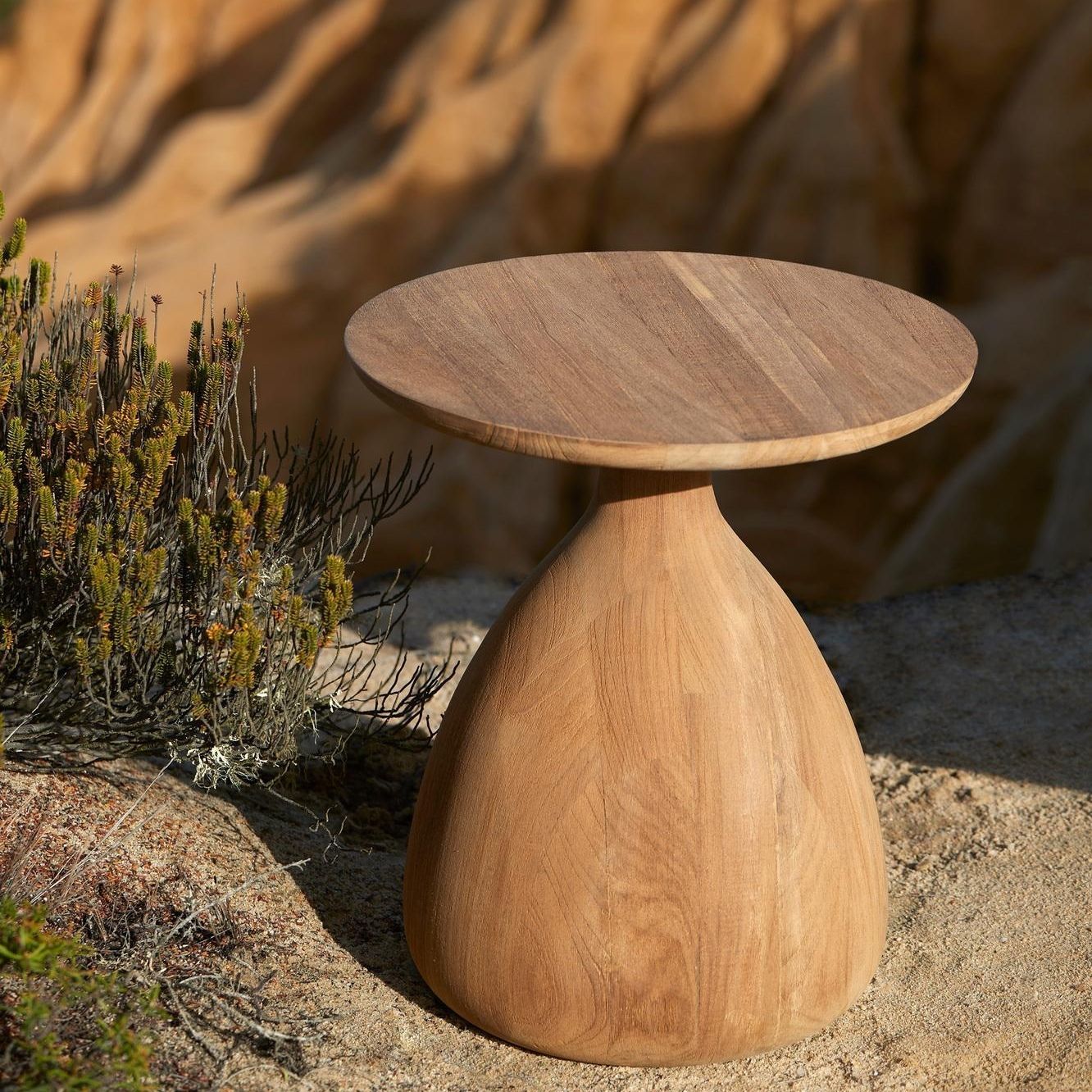 Contemporary side table - Tsuki - MANUTTI - teak / teak base / round