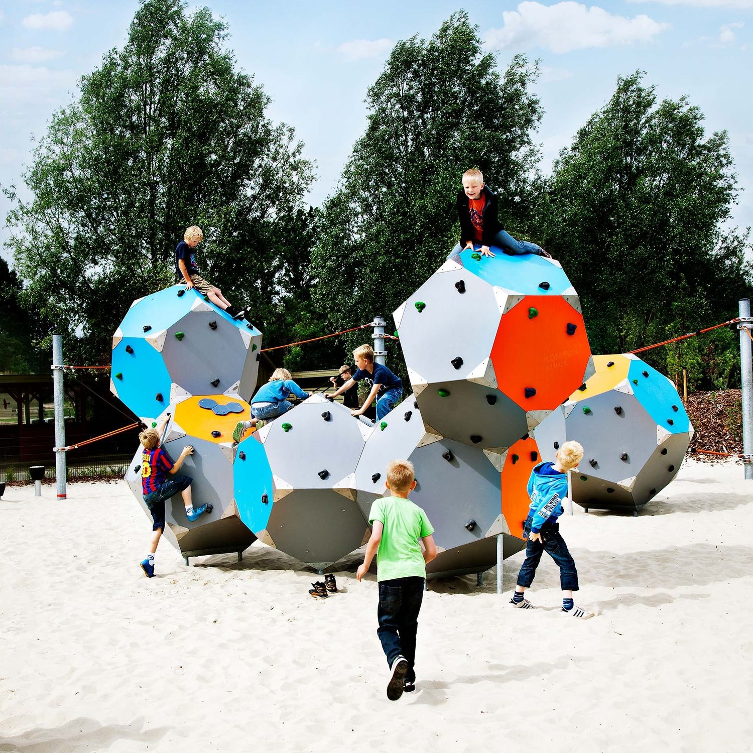 Playground climbing structure - BLOQX 4 - KOMPAN