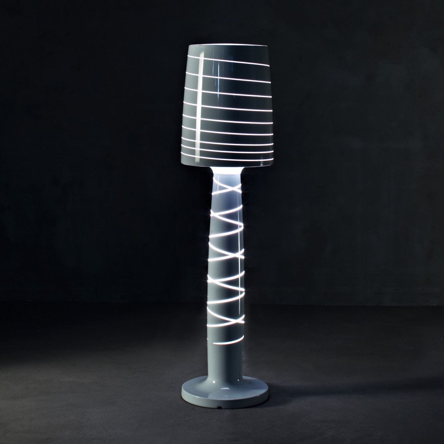 Floor-standing lamp - MISS JANE - SERRALUNGA - low-density polyethylene ...