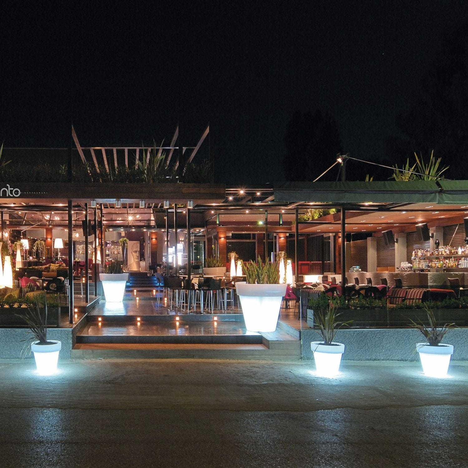 Low-density polyethylene (LDPE) plant pot - BORDATO LISCIO - SERRALUNGA ...