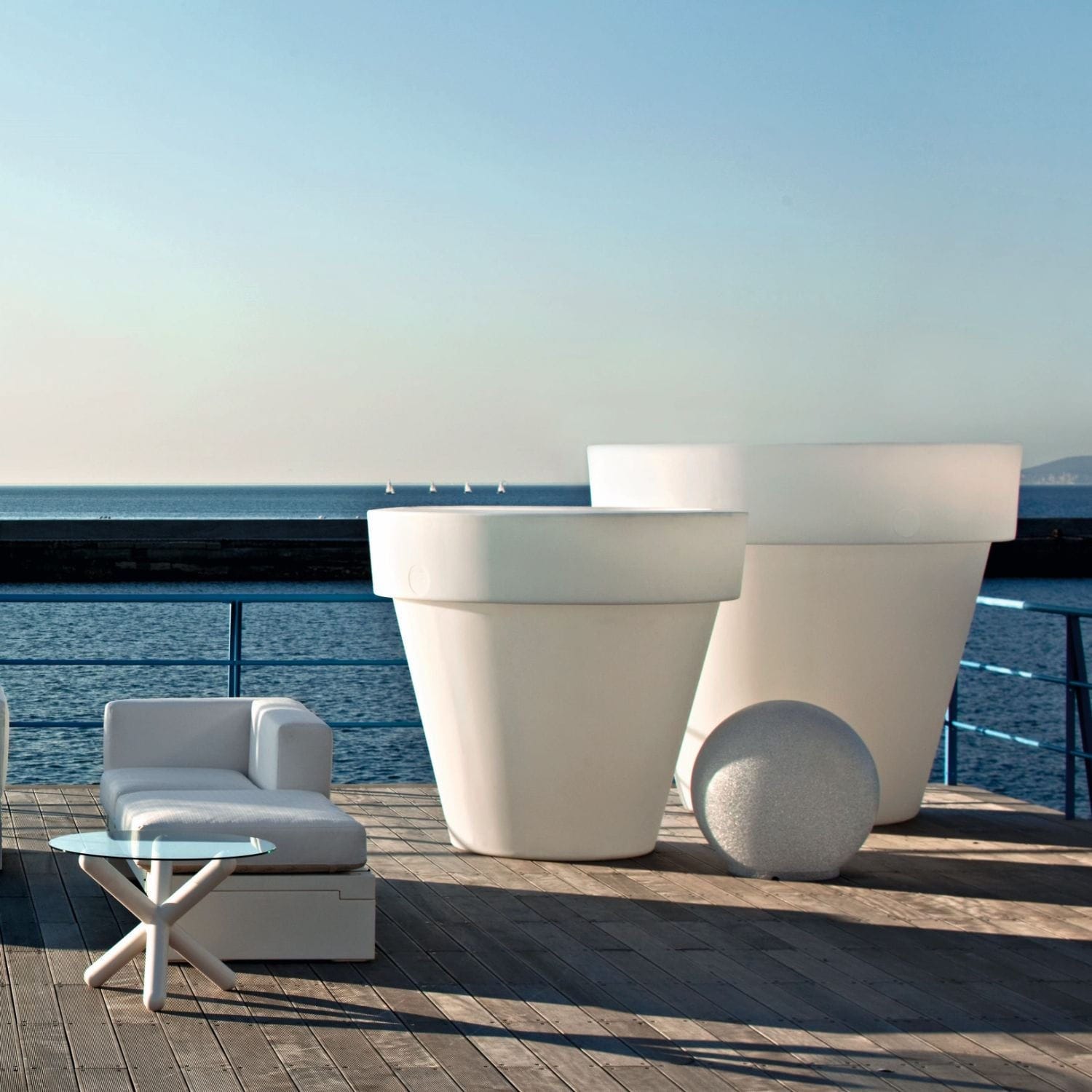 Low-density polyethylene (LDPE) planter - BIG-BO - SERRALUNGA - conical / illuminated / contemporary