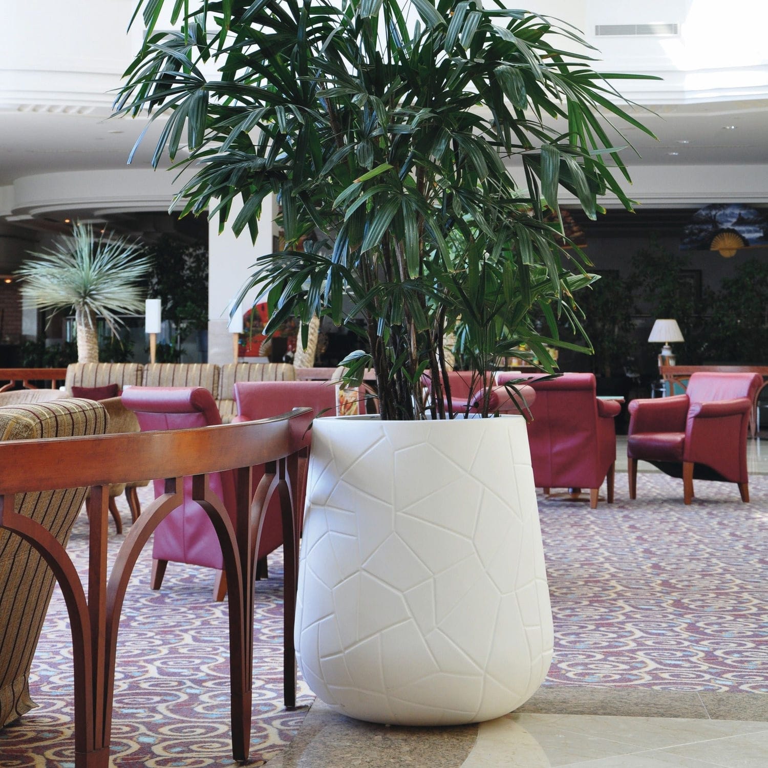 Low-density polyethylene (LDPE) plant pot - MEMORY - SERRALUNGA - round ...