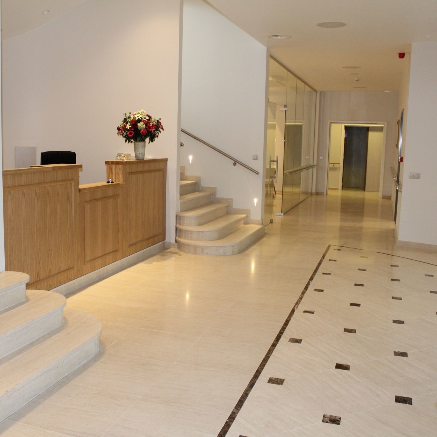 Limestone tile - Moca Creme - LUSOROCHAS NATURAL STONE - high-gloss ...