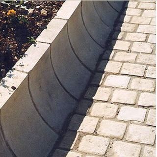 Wheel stop edge - GBTCR - Girpav - engineered stone / linear