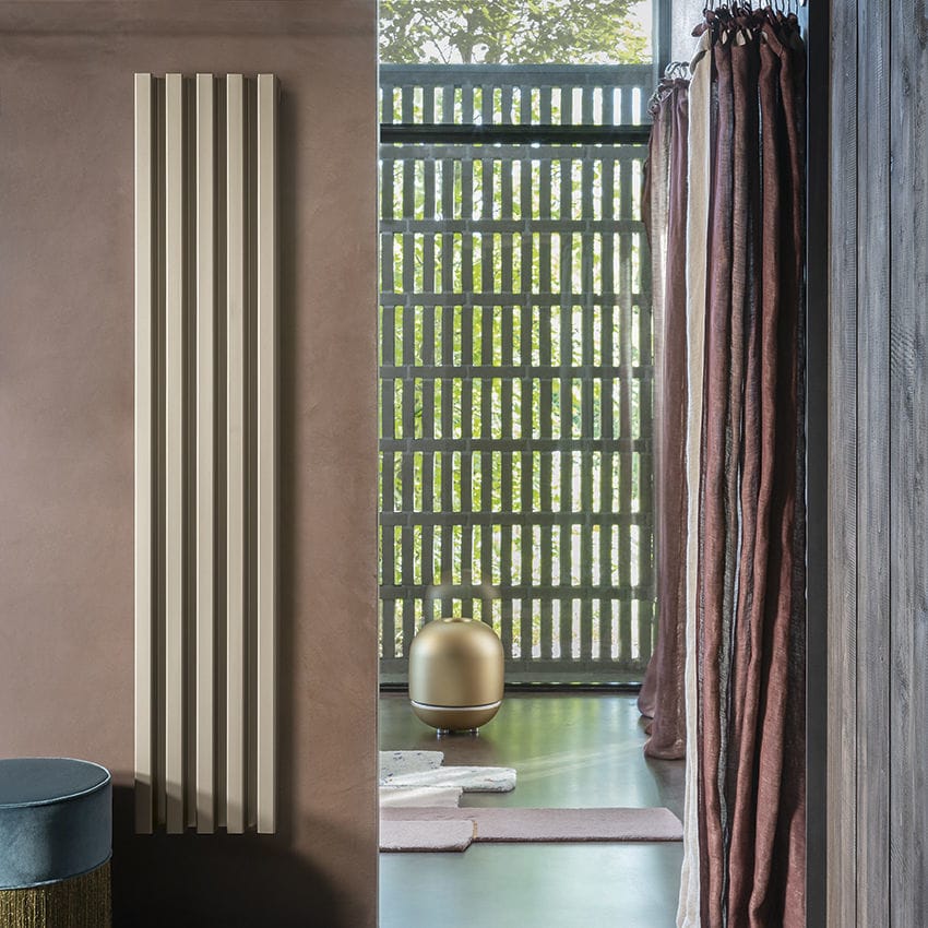 Hot water radiator - SOHO - TUBES - electric / 1001 w...1500 w / 501 w ...