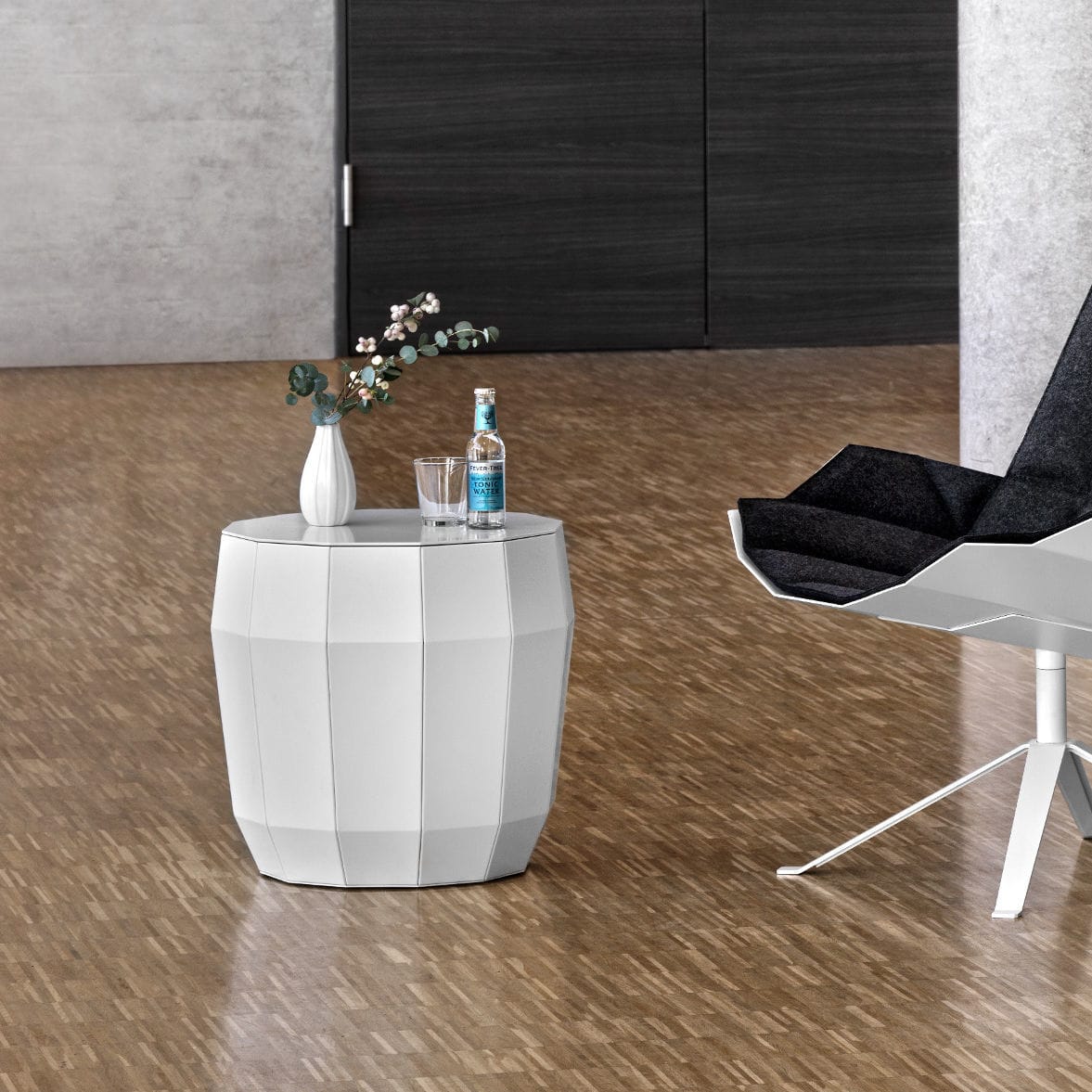 Contemporary side table - MO 07 - Müller - metal / metal base / round