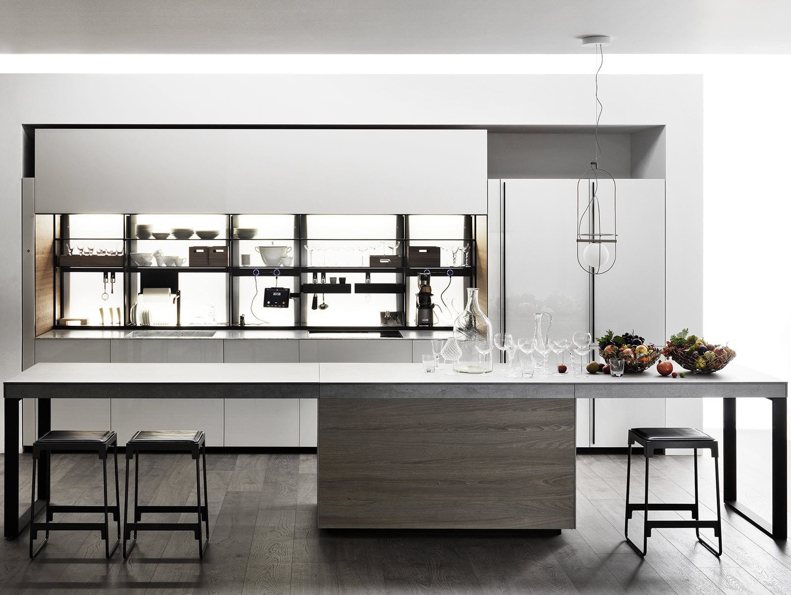 Contemporary kitchen - Logica Celata Vitrum - VALCUCINE - lacquered glass / laminate / island
