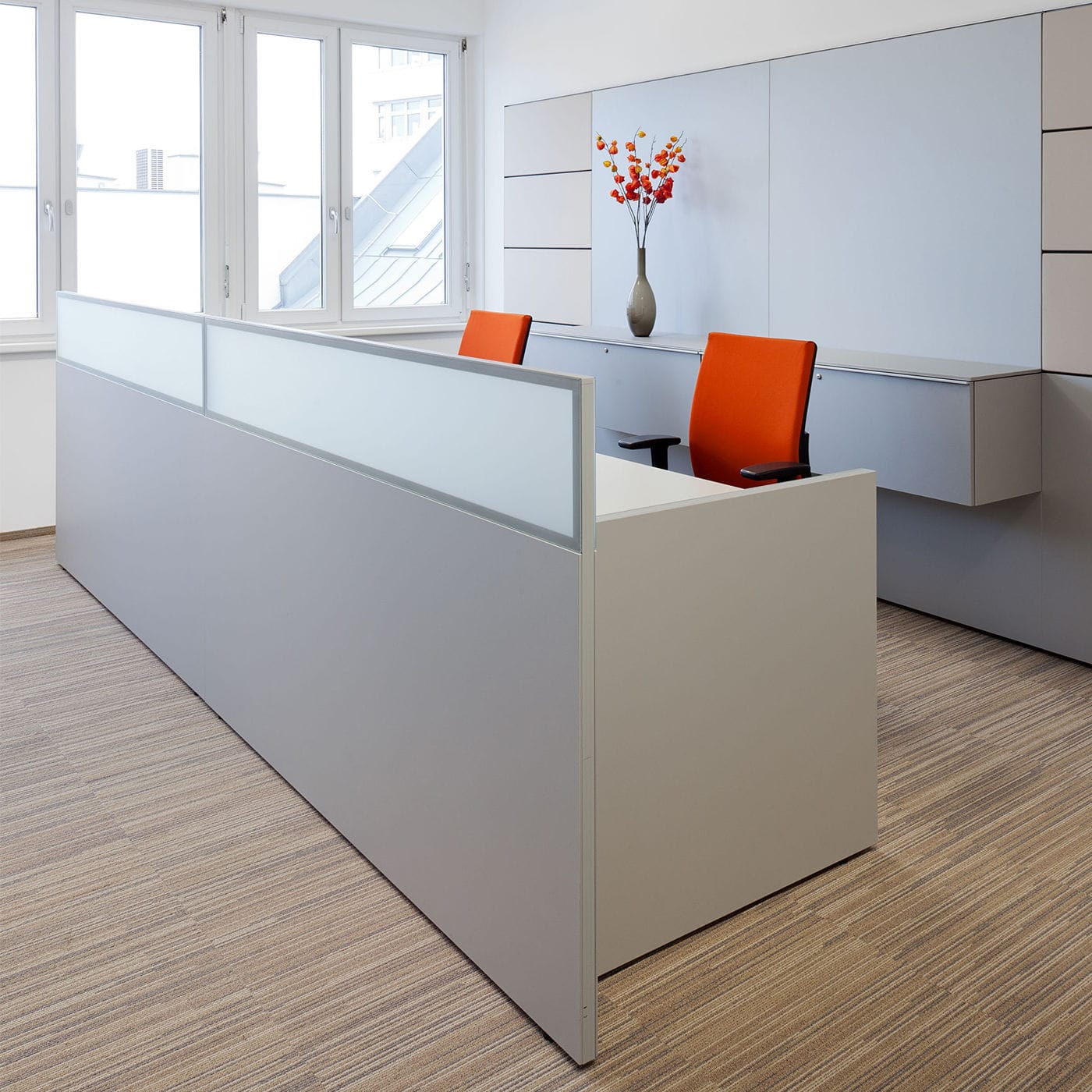 Floor-mounted office divider - RV - Bene GmbH - desk mounted / in ...