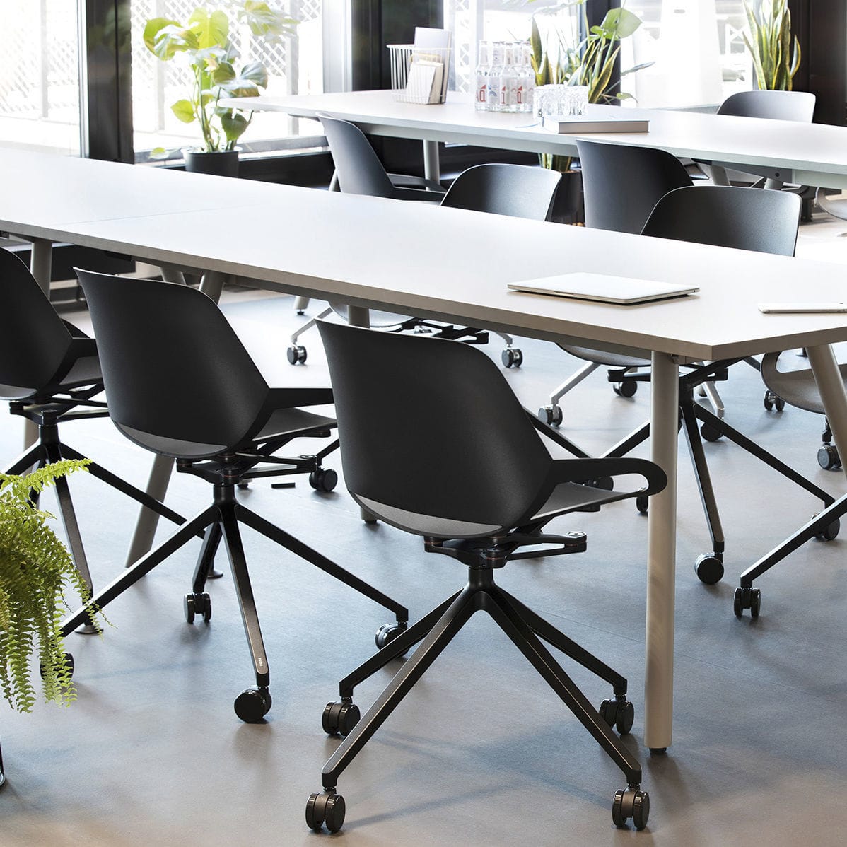 Contemporary chair - Aeris Numo - Aeris GmbH - indoor / fiberglass ...