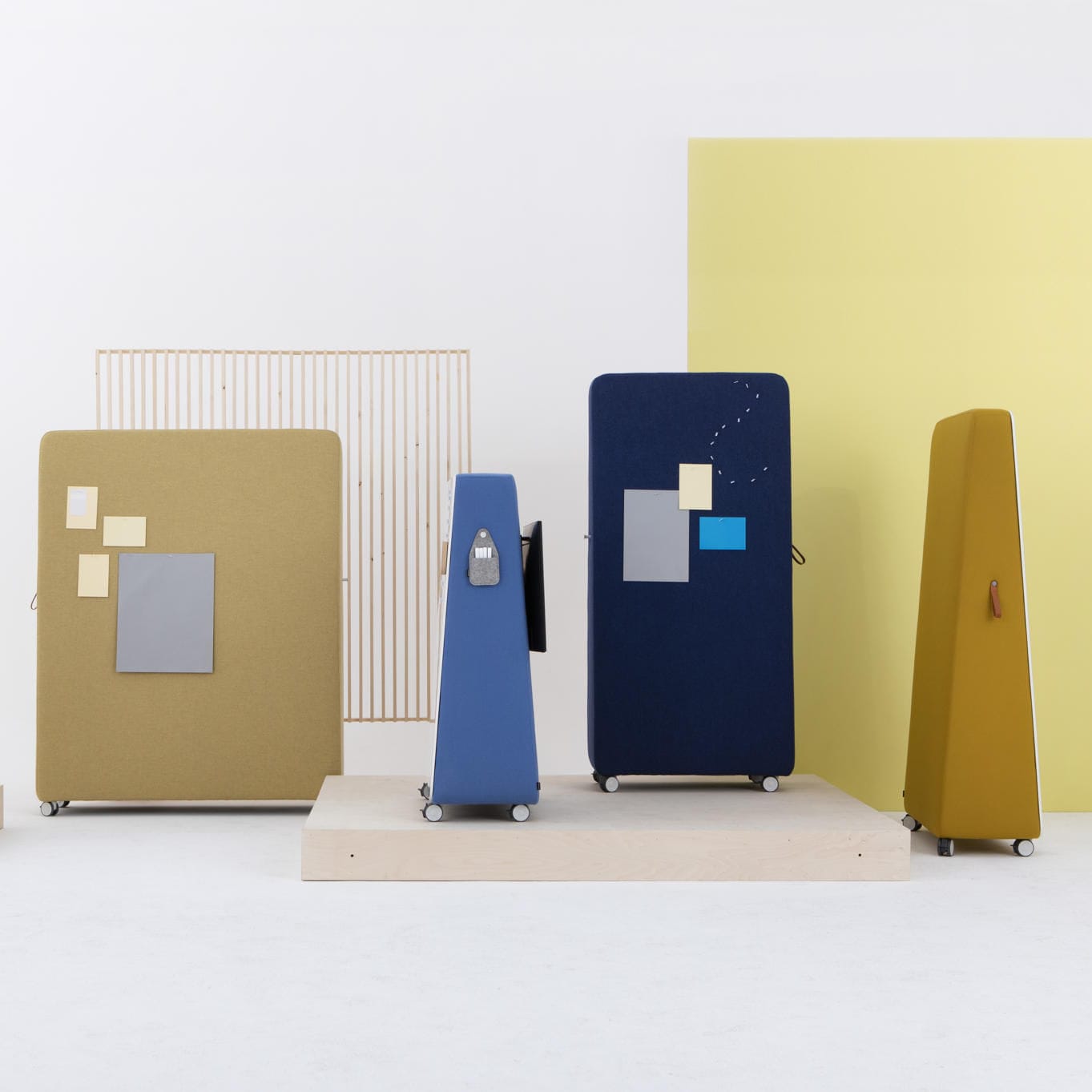 Mobile partition - TRUNK - Cascando - wooden / aluminum / fabric