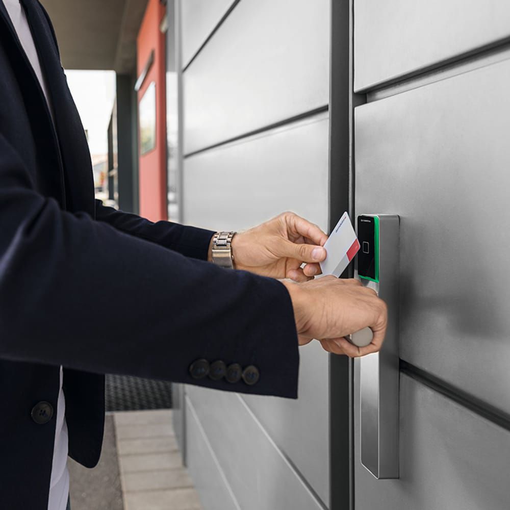 Access control transponder card - dormakaba