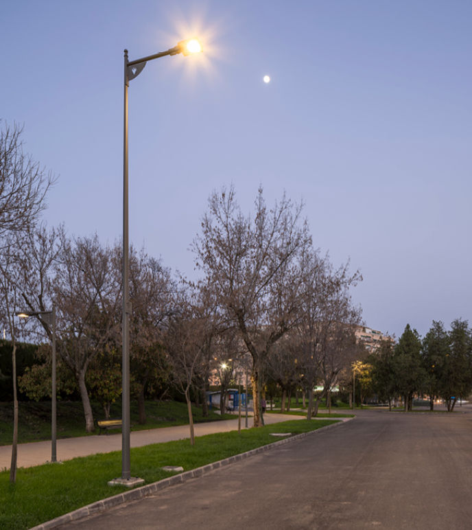 Urban lamp post - THEOS - PERFORMANCE IN LIGHTING - contemporary / cast ...