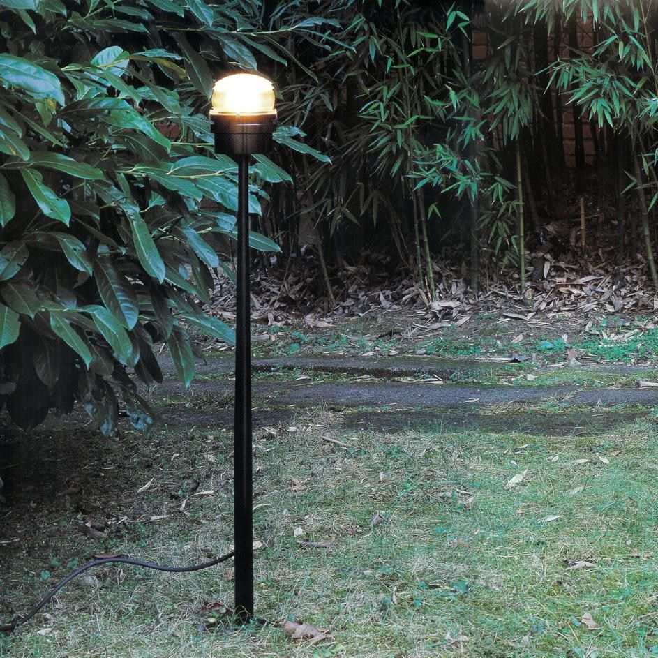 Garden lamp post - FRESNEL - Oluce - contemporary / metal / LED