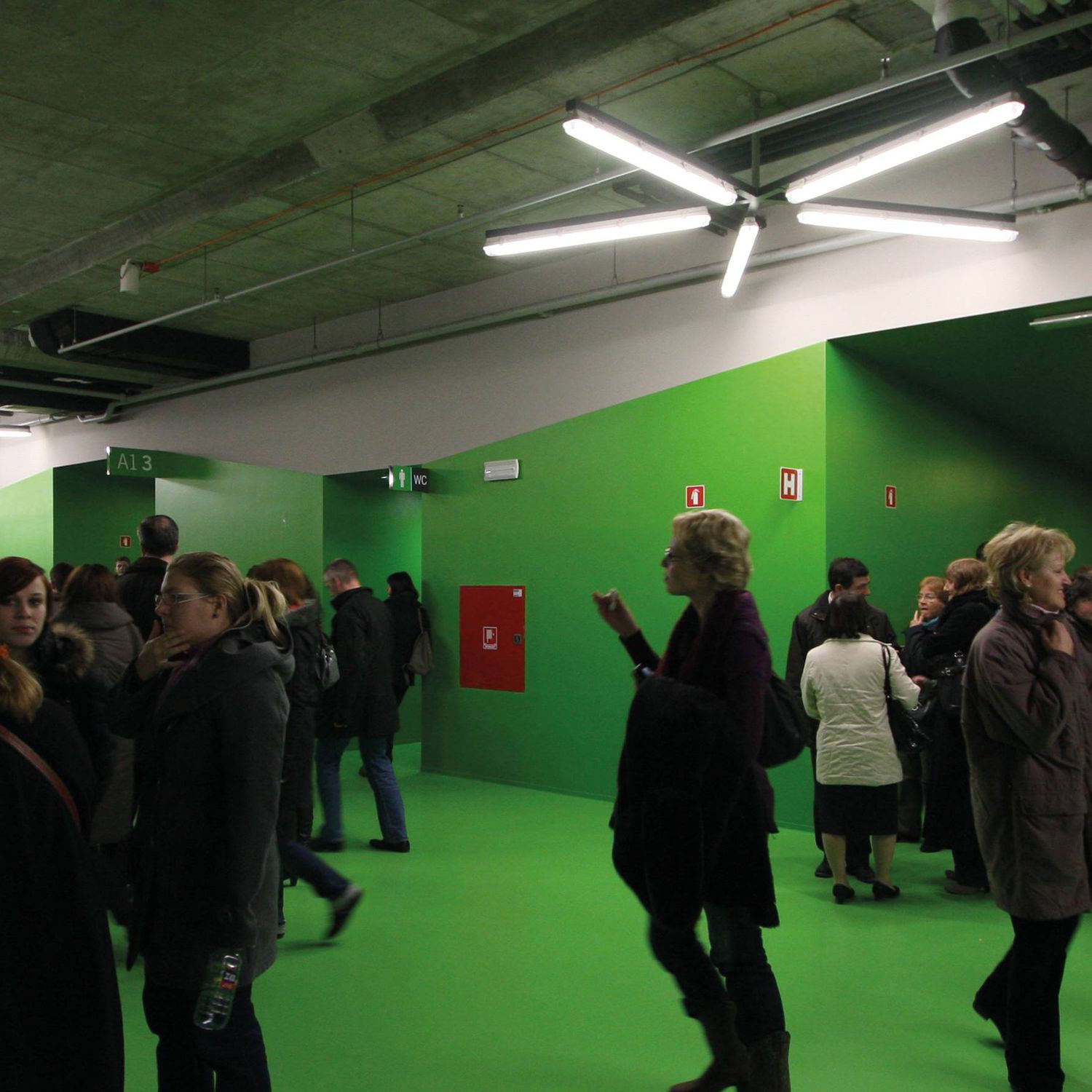 Hanging light fixture - 5700 - Intra Lighting d.o.o. - fluorescent ...