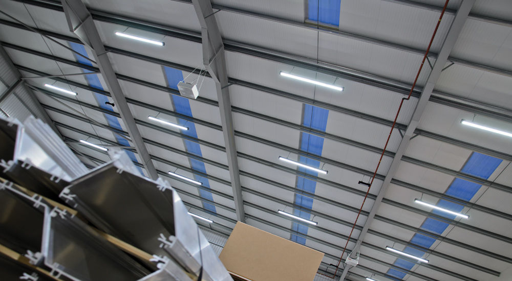 Hanging light fixture - SOLOW - Thorlux Lighting / F.W. Thorpe PLC ...