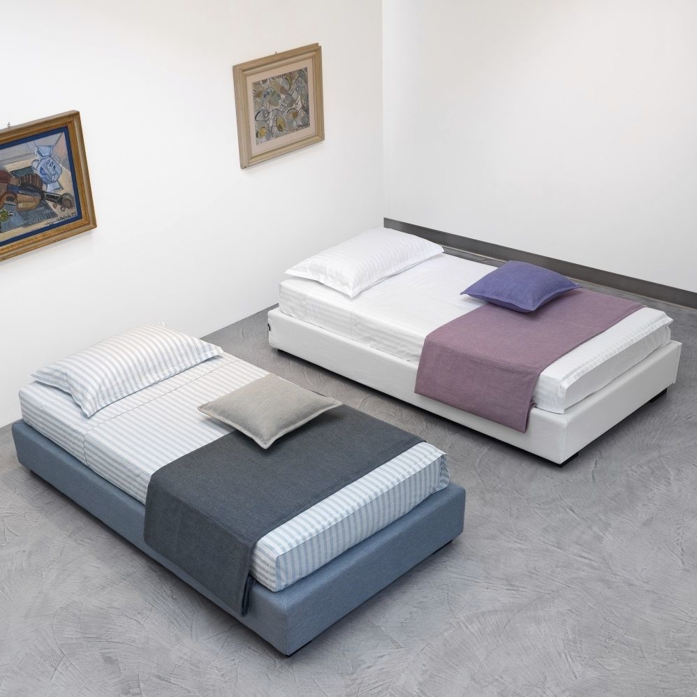 Double bed - Figi - CASAMANIA HORM - single / contemporary / upholstered