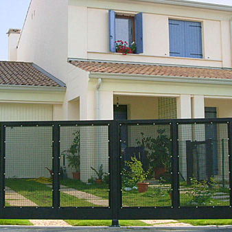 Swing gate - TWO WINGS - GRIDIRON S.P.A. - Unipersonale - metal / panel ...